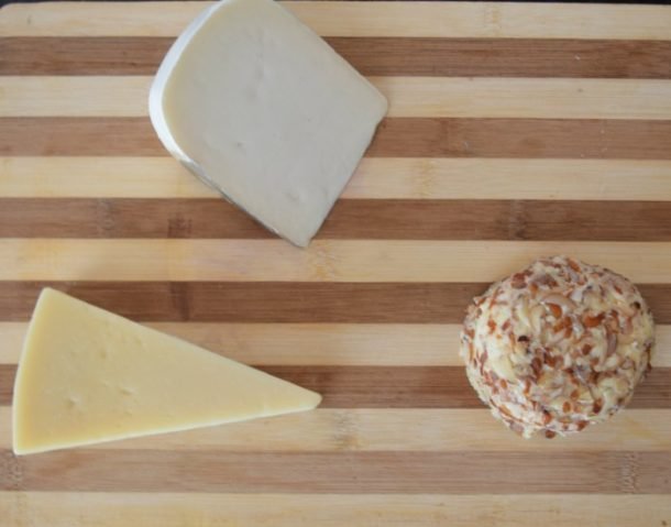 How to Create a Cheese Platter - Easy Entertaining Tips and Tricks