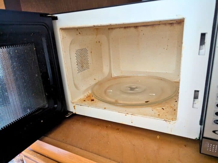 Say Goodbye to Grime with These Microwave Cleaning Tips